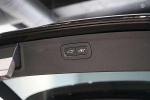 Melns Volvo XC90 2023 Viļņa, ar dzinēja tilpumu 1.97 L un nobraukumu 52 tūkst. km par 41900 €, foto 16 vietnē AUTOMOTO.COM.LV