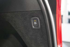 Melns Volvo XC90 2023 Viļņa, ar dzinēja tilpumu 1.97 L un nobraukumu 52 tūkst. km par 41900 €, foto 17 vietnē AUTOMOTO.COM.LV