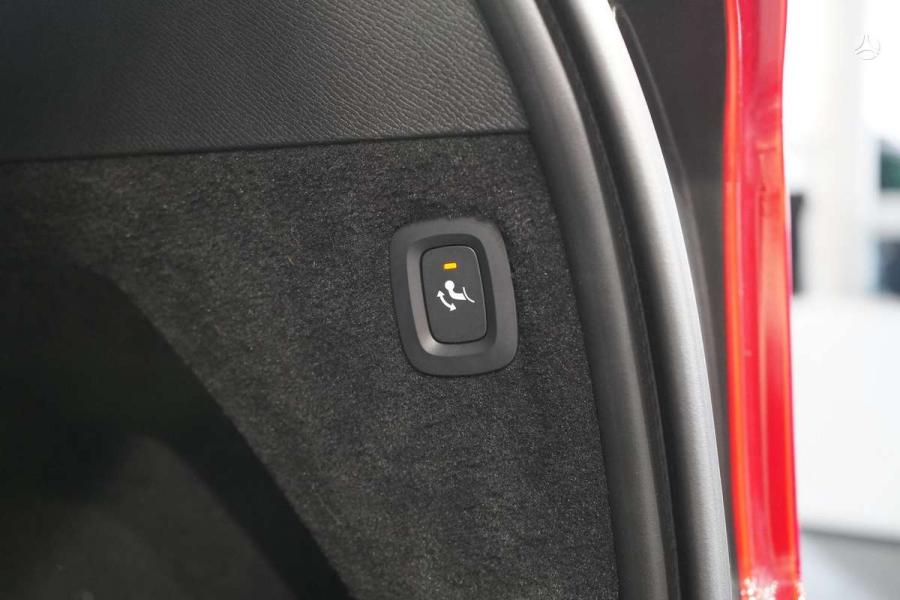 Melns Volvo XC90 2023 Viļņa, ar dzinēja tilpumu 1.97 L un nobraukumu 52 tūkst. km par 41900 €, foto 17 vietnē AUTOMOTO.COM.LV