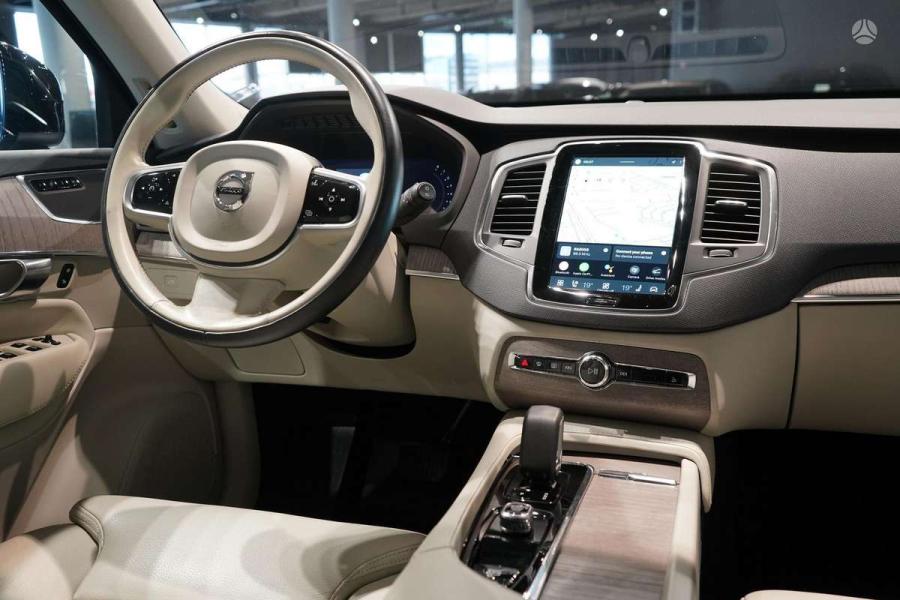 Melns Volvo XC90 2023 Viļņa, ar dzinēja tilpumu 1.97 L un nobraukumu 52 tūkst. km par 41900 €, foto 18 vietnē AUTOMOTO.COM.LV