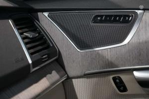 Melns Volvo XC90 2023 Viļņa, ar dzinēja tilpumu 1.97 L un nobraukumu 52 tūkst. km par 41900 €, foto 24 vietnē AUTOMOTO.COM.LV
