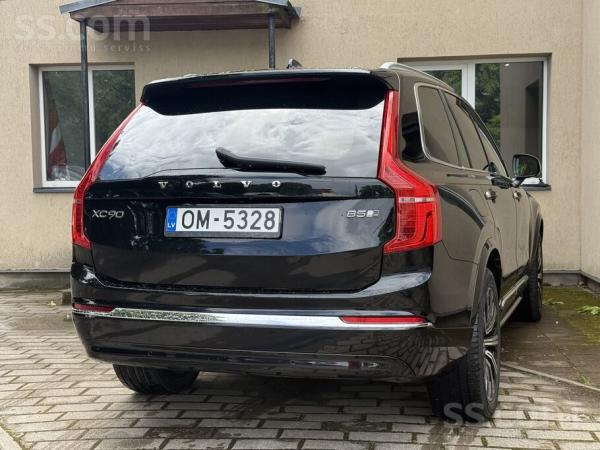 Black Volvo XC90 2023 in Riga, with an engine capacity of 2.00 L and mileage of 0 thousand km for 44500 €, photo 5 on AUTOMOTO.COM.LV