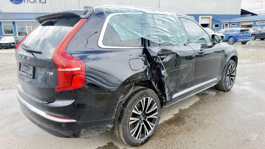 Melns Volvo XC90 2024 Šauļi, ar dzinēja tilpumu 1.97 L un nobraukumu 29 tūkst. km par 38950 €, foto 5 vietnē AUTOMOTO.COM.LV