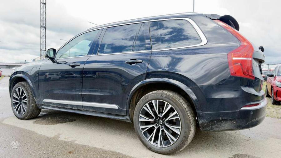 Melns Volvo XC90 2024 Šauļi, ar dzinēja tilpumu 1.97 L un nobraukumu 29 tūkst. km par 38950 €, foto 7 vietnē AUTOMOTO.COM.LV