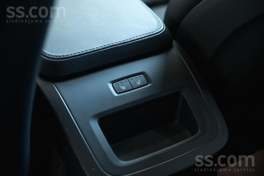 Melns Volvo XC90 2024 Rīga, ar dzinēja tilpumu 2.00 L un nobraukumu 58 tūkst. km par 49900 €, foto 18 vietnē AUTOMOTO.COM.LV