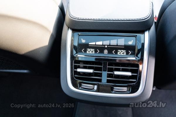 Melns Volvo XC90 2024 Tallina, ar dzinēja tilpumu 2.00 L un nobraukumu 34 tūkst. km par 49900 €, foto 6 vietnē AUTOMOTO.COM.LV