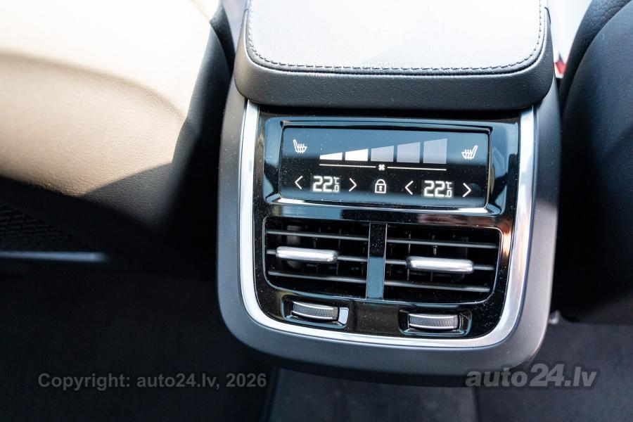 Melns Volvo XC90 2024 Tallina, ar dzinēja tilpumu 2.00 L un nobraukumu 34 tūkst. km par 49900 €, foto 7 vietnē AUTOMOTO.COM.LV