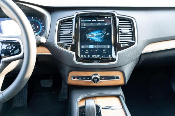 Melns Volvo XC90 2024 Rīga, ar dzinēja tilpumu 2.00 L un nobraukumu 34 tūkst. km par 49900 €, foto 7 vietnē AUTOMOTO.COM.LV