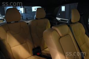 Black Volvo XC90 2024 in Riga, with an engine capacity of 2.00 L and mileage of 34 thousand km for 52000 €, photo 25 on AUTOMOTO.COM.LV