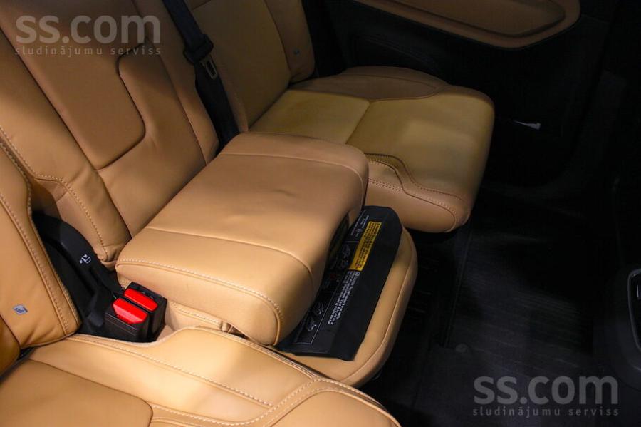 Black Volvo XC90 2024 in Riga, with an engine capacity of 2.00 L and mileage of 34 thousand km for 52000 €, photo 26 on AUTOMOTO.COM.LV