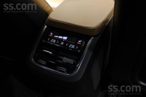 Black Volvo XC90 2024 in Riga, with an engine capacity of 2.00 L and mileage of 34 thousand km for 52000 €, photo 27 on AUTOMOTO.COM.LV
