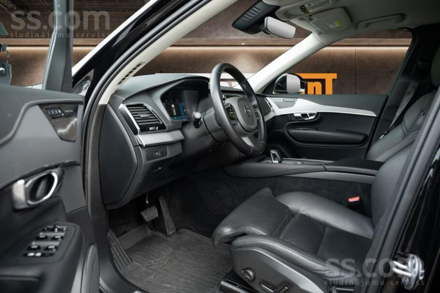 Black Volvo XC90 2024 in Riga, with an engine capacity of 2.00 L and mileage of 47 thousand km for 48500 €, photo 11 on AUTOMOTO.COM.LV
