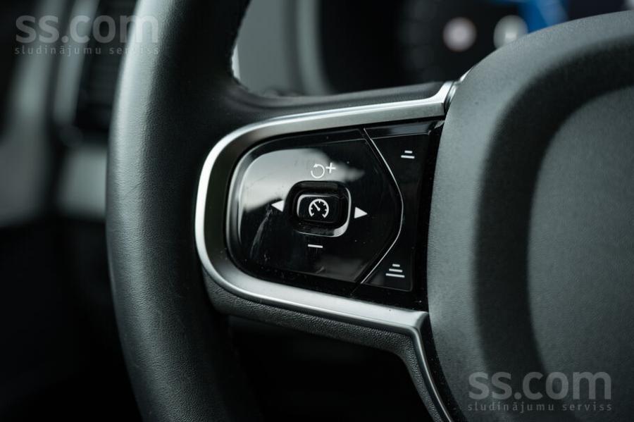 Black Volvo XC90 2024 in Riga, with an engine capacity of 2.00 L and mileage of 47 thousand km for 48500 €, photo 32 on AUTOMOTO.COM.LV