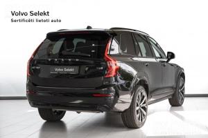 Black Volvo XC90 2025 in Riga, with an engine capacity of 2.00 L and mileage of 3 thousand km for 69990 €, photo 3 on AUTOMOTO.COM.LV