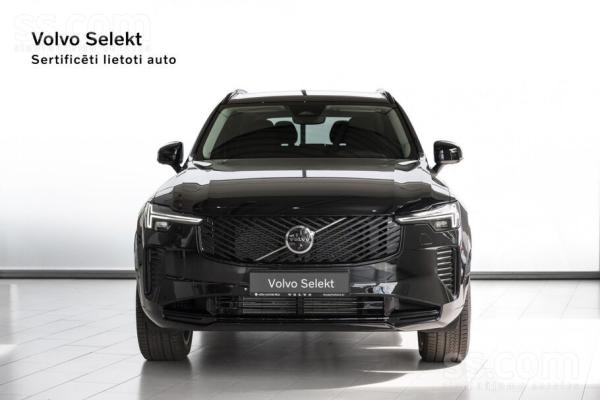 Black Volvo XC90 2025 in Riga, with an engine capacity of 2.00 L and mileage of 3 thousand km for 69990 €, photo 3 on AUTOMOTO.COM.LV