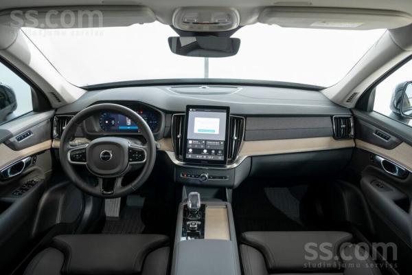 Black Volvo XC90 2025 in Riga, with an engine capacity of 2.00 L and mileage of 3 thousand km for 69990 €, photo 5 on AUTOMOTO.COM.LV