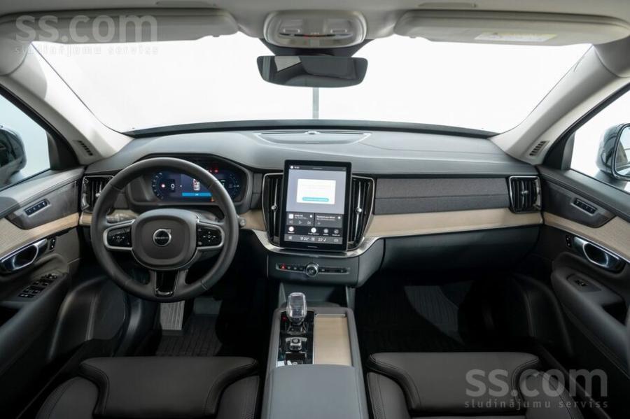 Black Volvo XC90 2025 in Riga, with an engine capacity of 2.00 L and mileage of 3 thousand km for 69990 €, photo 6 on AUTOMOTO.COM.LV