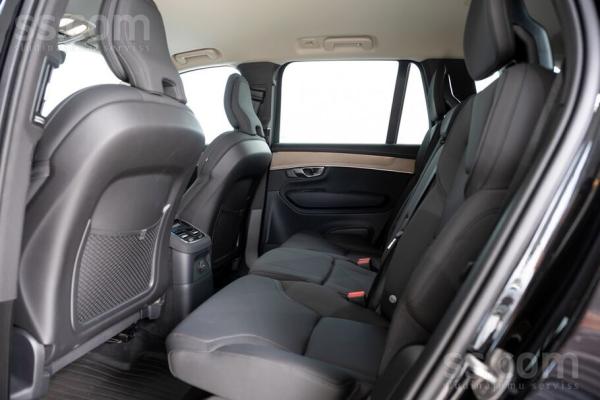 Black Volvo XC90 2025 in Riga, with an engine capacity of 2.00 L and mileage of 3 thousand km for 69990 €, photo 8 on AUTOMOTO.COM.LV