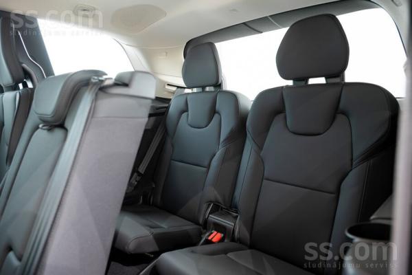 Black Volvo XC90 2025 in Riga, with an engine capacity of 2.00 L and mileage of 3 thousand km for 69990 €, photo 9 on AUTOMOTO.COM.LV