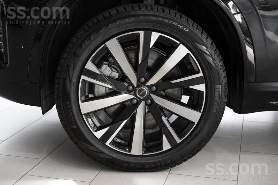 Black Volvo XC90 2025 in Riga, with an engine capacity of 2.00 L and mileage of 3 thousand km for 69990 €, photo 14 on AUTOMOTO.COM.LV