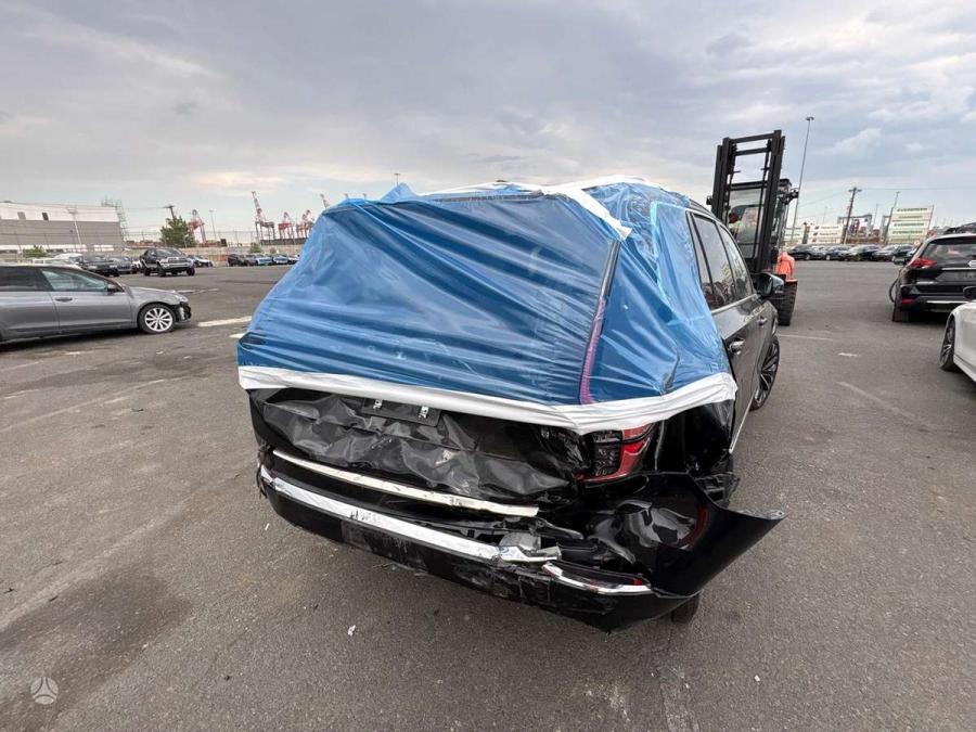 Melns Volvo XC90 2025 Šakiai, ar dzinēja tilpumu 1.97 L un nobraukumu 16 tūkst. km par 32000 €, foto 8 vietnē AUTOMOTO.COM.LV