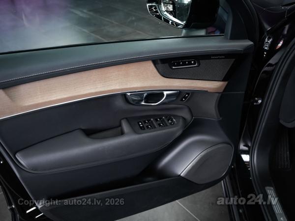 Melns Volvo XC90 2025 Tallina, ar dzinēja tilpumu 2.00 L un nobraukumu 31 tūkst. km par 69900 €, foto 6 vietnē AUTOMOTO.COM.LV