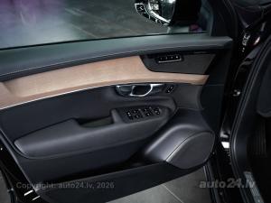 Melns Volvo XC90 2025 Tallina, ar dzinēja tilpumu 2.00 L un nobraukumu 31 tūkst. km par 69900 €, foto 7 vietnē AUTOMOTO.COM.LV