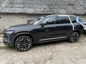 Черный Вольво ХС90 2025 в Шакяй, объемом двигателя 1.97 л и пробегом 15 тыс. км за 35000 €, фото 3 на AUTOMOTO.COM.LV
