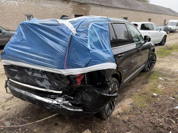 Melns Volvo XC90 2025 Šakiai, ar dzinēja tilpumu 1.97 L un nobraukumu 15 tūkst. km par 35000 €, foto 5 vietnē AUTOMOTO.COM.LV