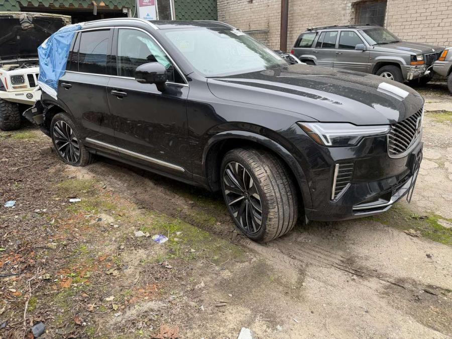Черный Вольво ХС90 2025 в Шакяй, объемом двигателя 1.97 л и пробегом 15 тыс. км за 35000 €, фото 6 на AUTOMOTO.COM.LV