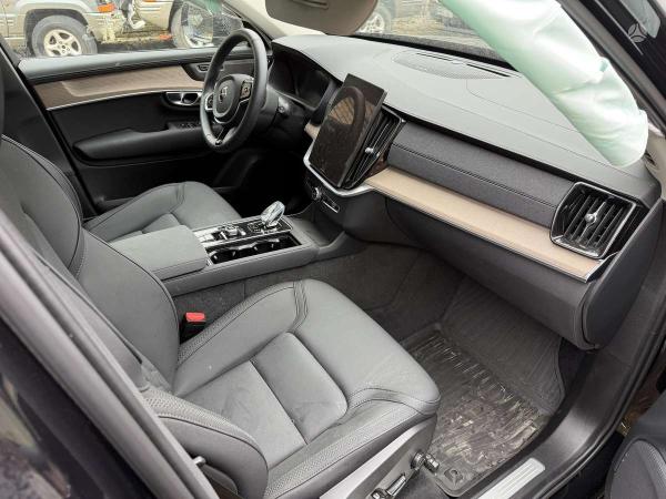 Melns Volvo XC90 2025 Šakiai, ar dzinēja tilpumu 1.97 L un nobraukumu 15 tūkst. km par 35000 €, foto 8 vietnē AUTOMOTO.COM.LV