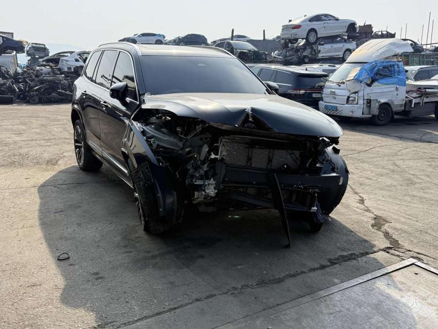 Черный Вольво ХС90 2025 в Вильнюс, объемом двигателя 1.97 л и пробегом 2 тыс. км за 19800 €, фото 9 на AUTOMOTO.COM.LV