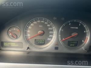 Melns Volvo XC90 2003 Valmiera, ar dzinēja tilpumu 2.40 L un nobraukumu 335 tūkst. km par 1200 €, foto 7 vietnē AUTOMOTO.COM.LV