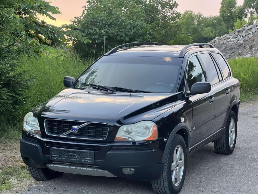 Black Volvo XC90 2004 in Klaipeda, with an engine capacity of 2.90 L and mileage of 207 thousand km for 1950 €, photo 1 on AUTOMOTO.COM.LV