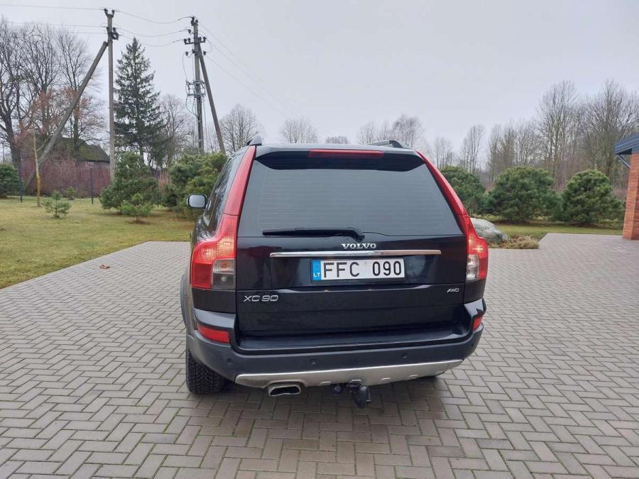 Melns Volvo XC90 2006 Marijampole, ar dzinēja tilpumu 2.40 L un nobraukumu 395 tūkst. km par 6500 €, foto 4 vietnē AUTOMOTO.COM.LV