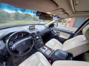 Melns Volvo XC90 2006 Marijampole, ar dzinēja tilpumu 2.40 L un nobraukumu 395 tūkst. km par 6500 €, foto 12 vietnē AUTOMOTO.COM.LV