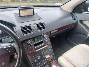 Melns Volvo XC90 2006 Marijampole, ar dzinēja tilpumu 2.40 L un nobraukumu 395 tūkst. km par 6500 €, foto 14 vietnē AUTOMOTO.COM.LV