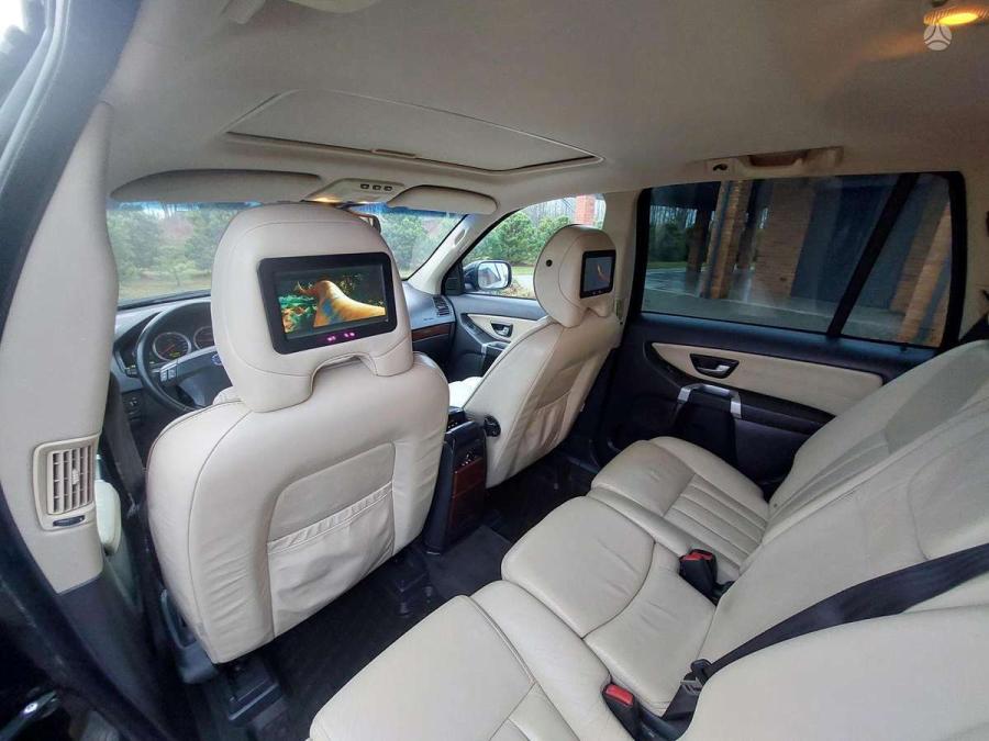 Melns Volvo XC90 2006 Marijampole, ar dzinēja tilpumu 2.40 L un nobraukumu 395 tūkst. km par 6500 €, foto 19 vietnē AUTOMOTO.COM.LV