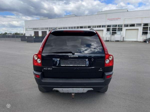 Black Volvo XC90 2006 in Marijampole, with an engine capacity of 2.40 L and mileage of 350 thousand km for 3999 €, photo 5 on AUTOMOTO.COM.LV