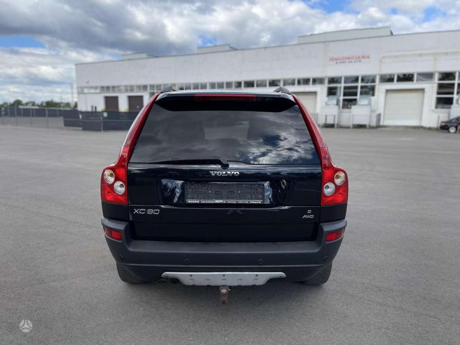 Black Volvo XC90 2006 in Marijampole, with an engine capacity of 2.40 L and mileage of 350 thousand km for 3999 €, photo 6 on AUTOMOTO.COM.LV