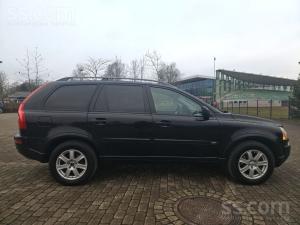 Black Volvo XC90 2004 in Jelgava, with an engine capacity of 2.40 L and mileage of 342 thousand km for 3650 €, photo 5 on AUTOMOTO.COM.LV