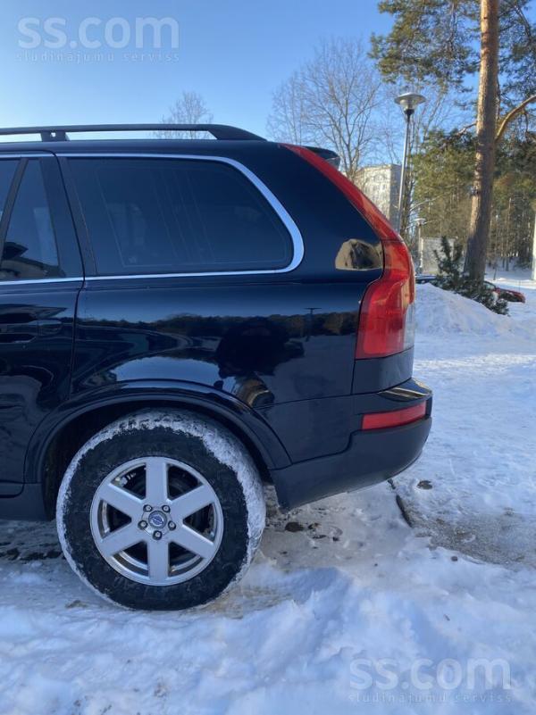 Black Volvo XC90 2008 in Ogre, with an engine capacity of 2.40 L and mileage of 260 thousand km for 5900 €, photo 9 on AUTOMOTO.COM.LV