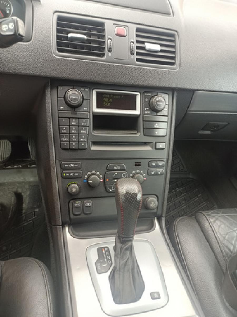 Melns Volvo XC90 2003 Tallina, ar dzinēja tilpumu 0.00 L un nobraukumu 378 tūkst. km par 3500 €, foto 8 vietnē AUTOMOTO.COM.LV