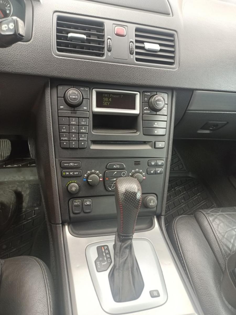 Melns Volvo XC90 2003 Tallina, ar dzinēja tilpumu 0.00 L un nobraukumu 378 tūkst. km par 3500 €, foto 19 vietnē AUTOMOTO.COM.LV