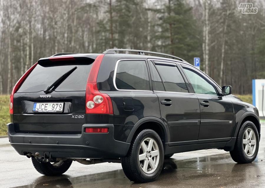 Black Volvo XC90 2005 in Kaunas, with an engine capacity of 2.40 L and mileage of 222 thousand km for 3899 €, photo 9 on AUTOMOTO.COM.LV