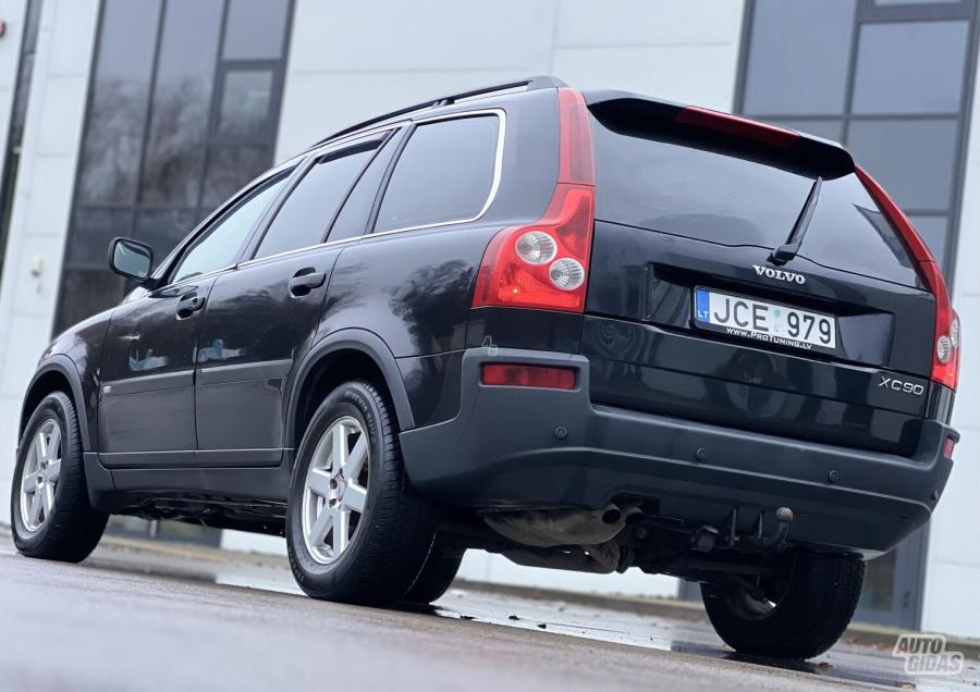 Black Volvo XC90 2005 in Kaunas, with an engine capacity of 2.40 L and mileage of 222 thousand km for 3899 €, photo 10 on AUTOMOTO.COM.LV
