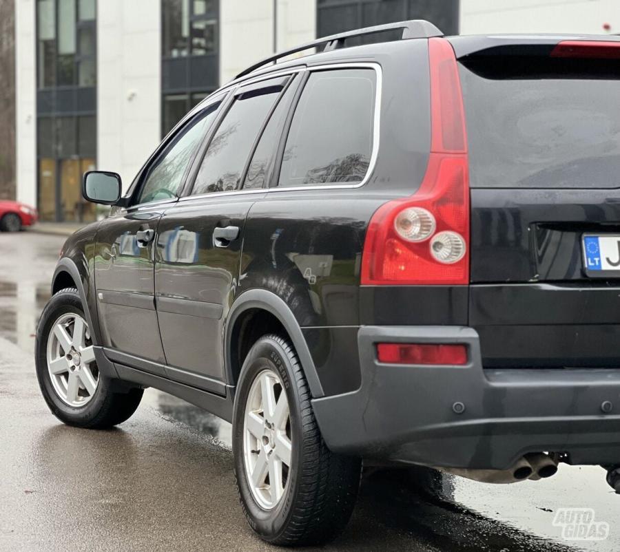 Black Volvo XC90 2005 in Kaunas, with an engine capacity of 2.40 L and mileage of 222 thousand km for 3899 €, photo 13 on AUTOMOTO.COM.LV