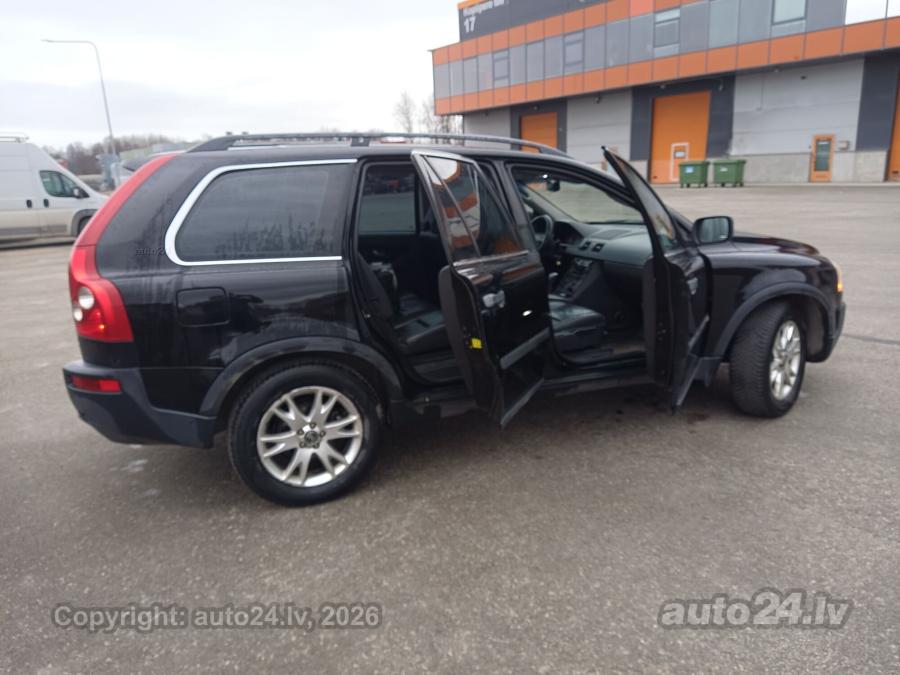 Black Volvo XC90 2005 in Tallinn, with an engine capacity of 2.90 L and mileage of 259 thousand km for 6750 €, photo 6 on AUTOMOTO.COM.LV