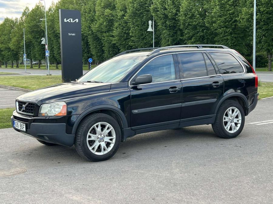 Melns Volvo XC90 2005 Narva, ar dzinēja tilpumu 2.40 L un nobraukumu 335 tūkst. km par 2999 €, foto 1 vietnē AUTOMOTO.COM.LV