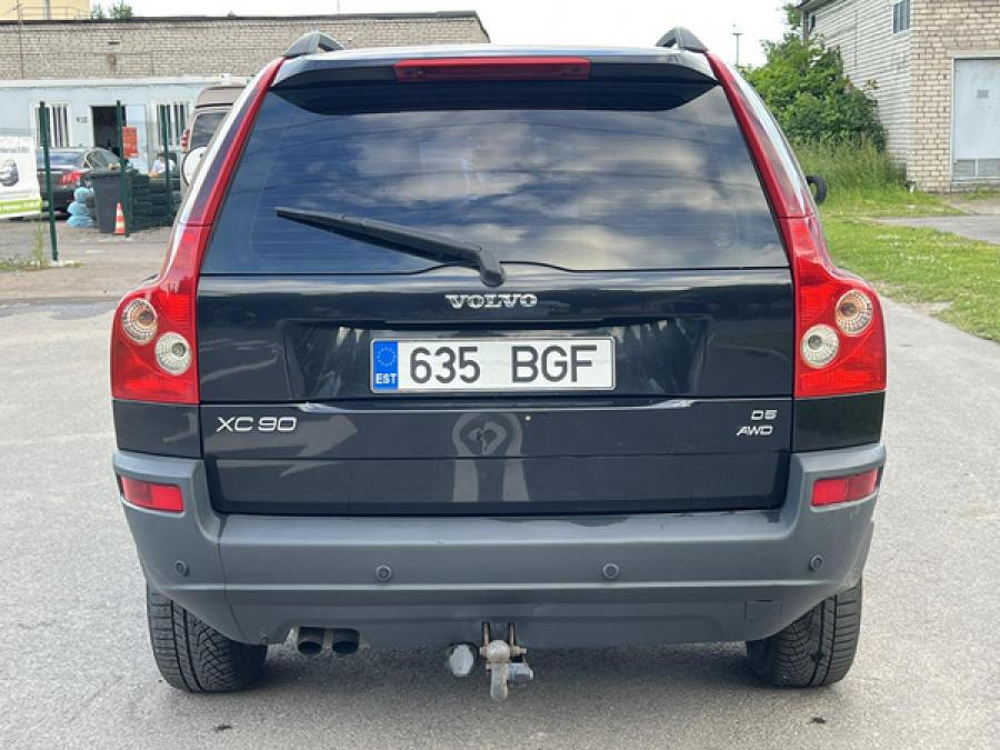 Melns Volvo XC90 2005 Narva, ar dzinēja tilpumu 2.40 L un nobraukumu 335 tūkst. km par 2999 €, foto 9 vietnē AUTOMOTO.COM.LV